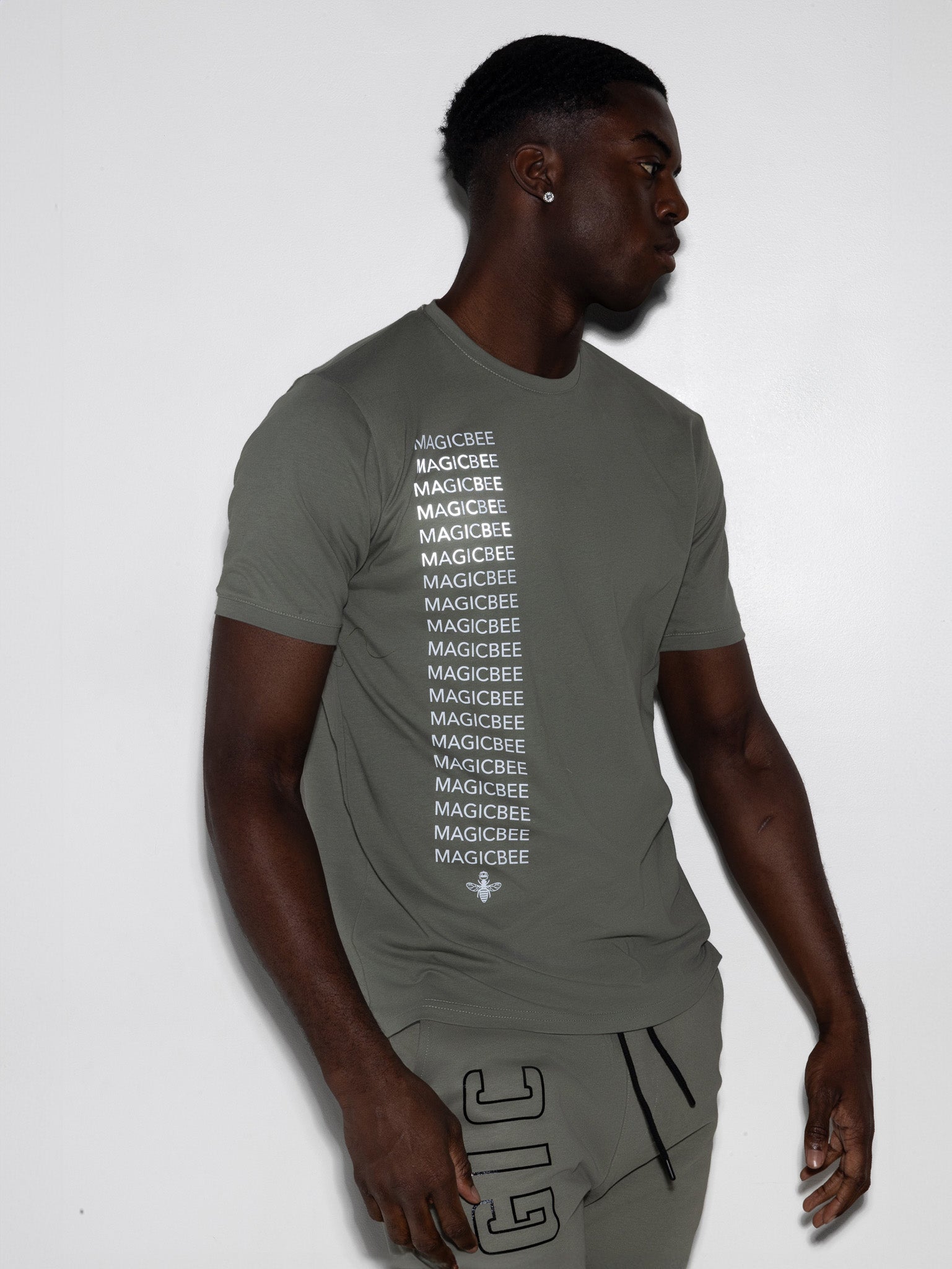 MagicBee Reflective Detail Logo Tee - Vetiver – Magic Bee Clothing